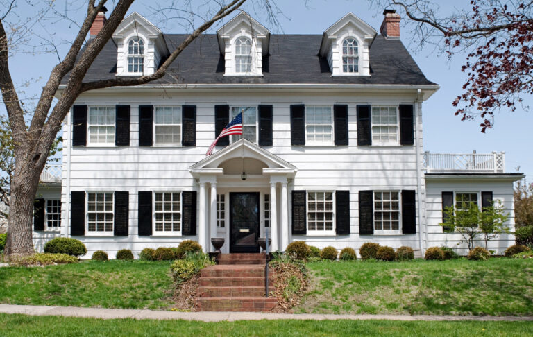 33 Gorgeous Suburban Houses (Ideas You’ll Love)