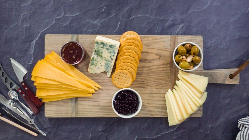 Cutting Board Types and Sizes (Ultimate Kitchen Guide) - Love Home Designs
