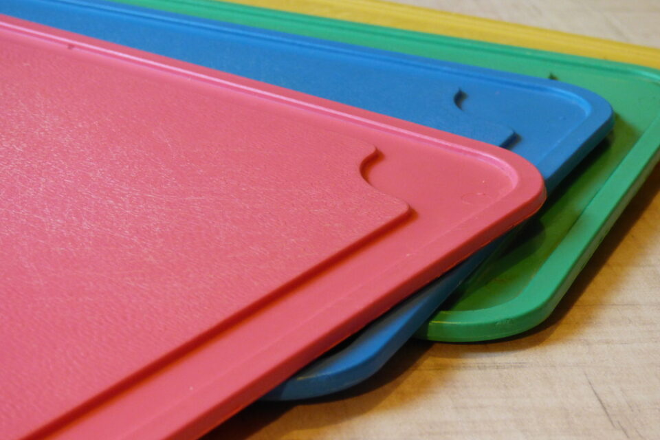 Cutting Board Types and Sizes (Ultimate Kitchen Guide) - Love Home Designs
