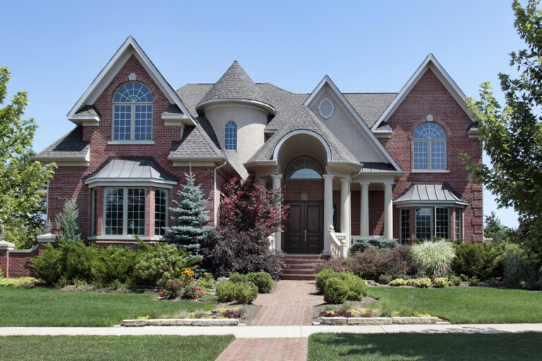 19 Beautiful Red Brick Houses Ideas (with Pictures) - Love Home Designs