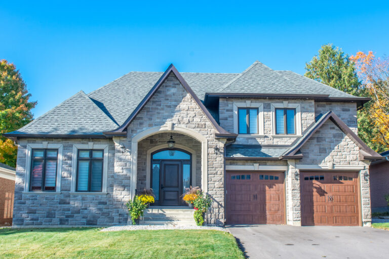 22 Beautiful House Exterior Brick Color Schemes (Pics to Inspire)