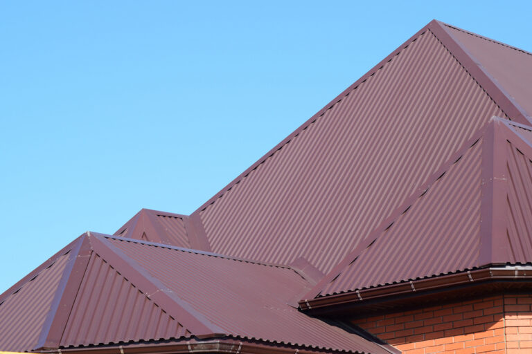 10 Gorgeous Brick House Metal Roof Ideas (Pics and Useful Ideas)